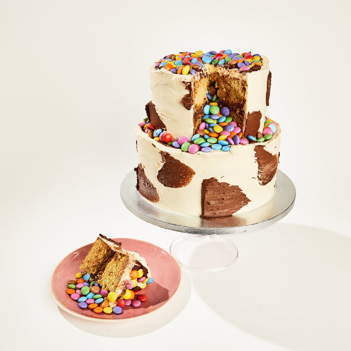 Vanilla Two Tier / Smarties Piñata – reemies cakes